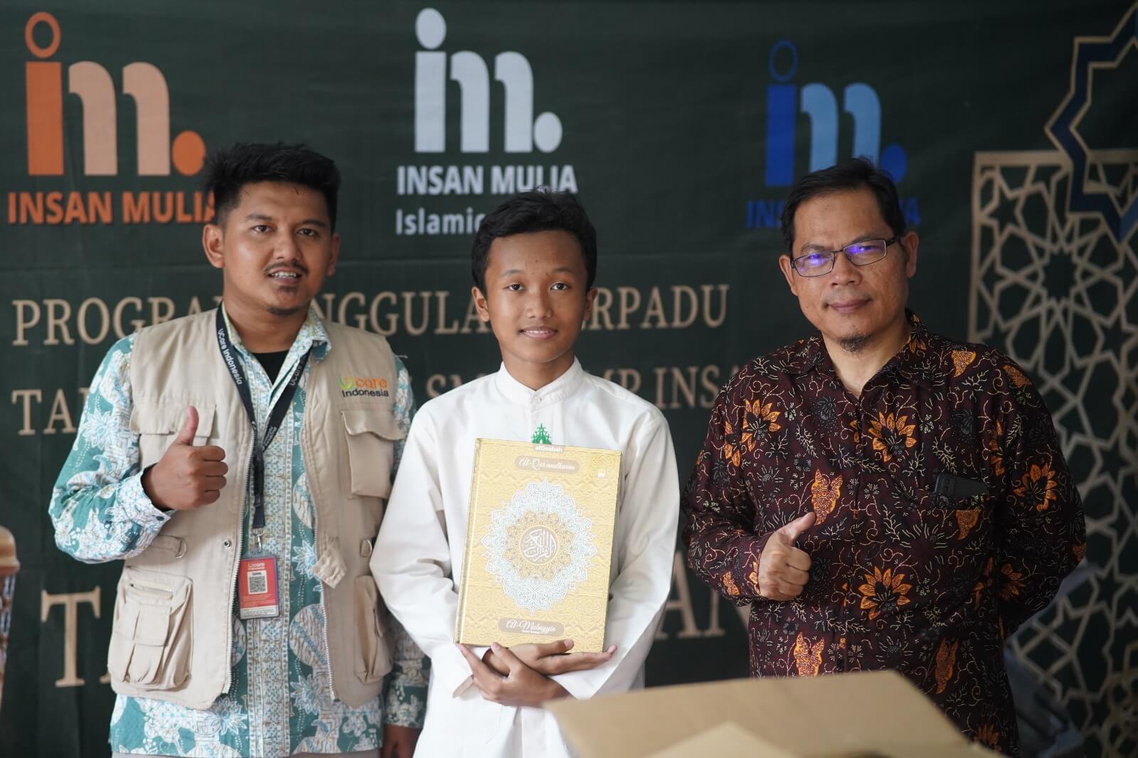 Penyaluran Sedekah Pangan Buat Umat Pesantren Insan Mulia