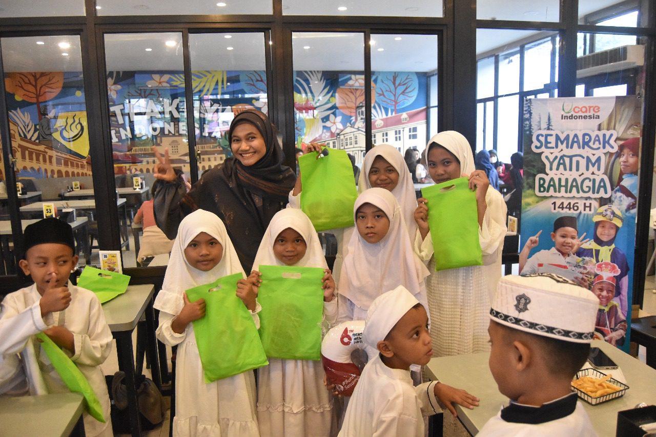 5 Keistimewaan Sedekah kepada Yatim